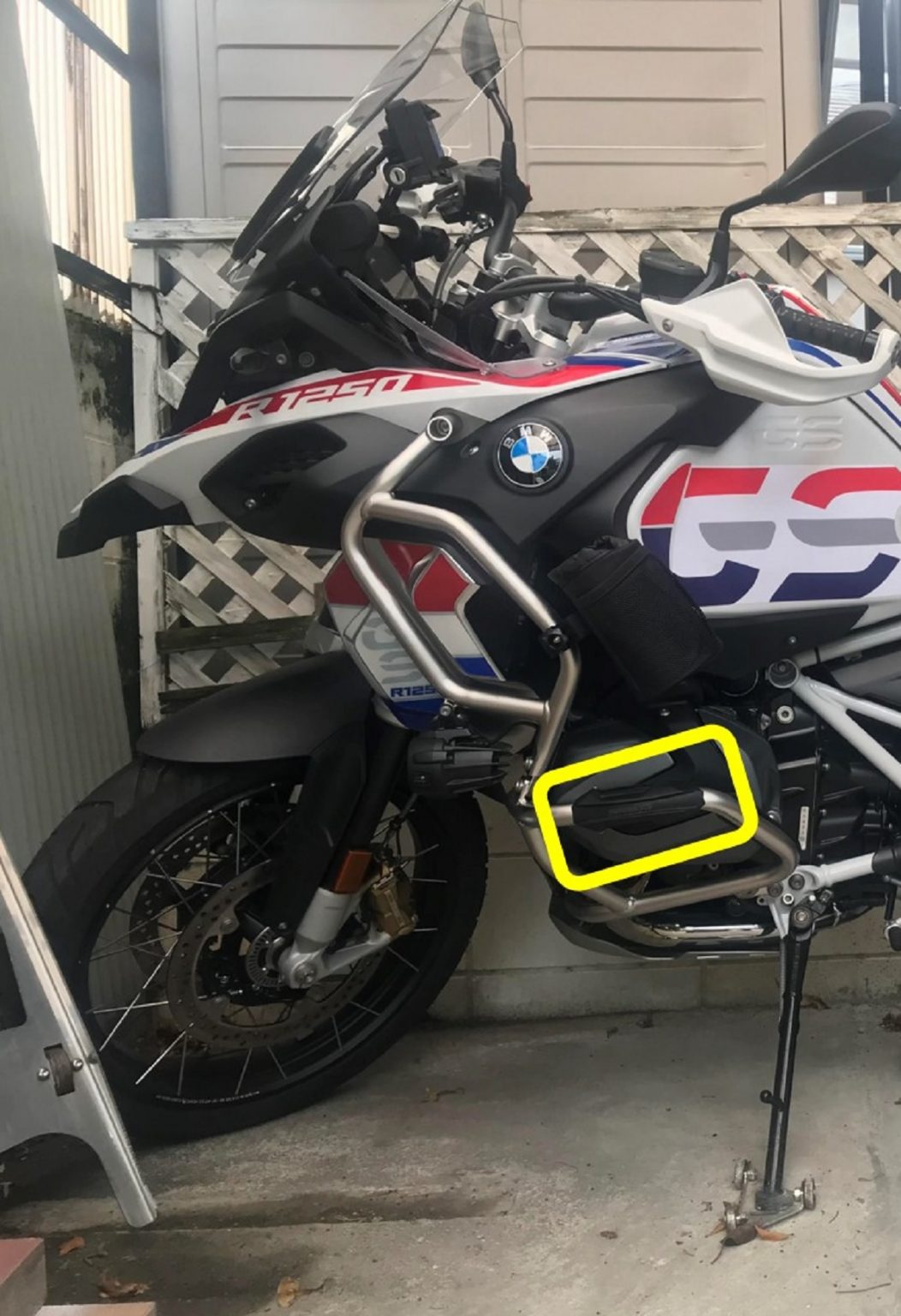 R1250GS ADVに装着したオプションランキング12位「タンク保護パッド」